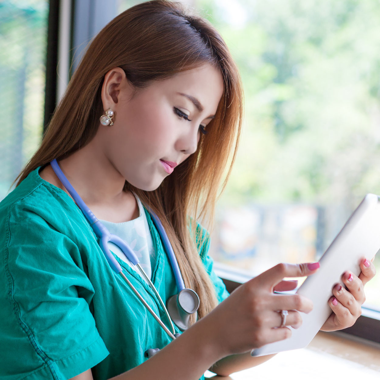 Digital Patient Rounding | GetWell Rounds+ | Get Well